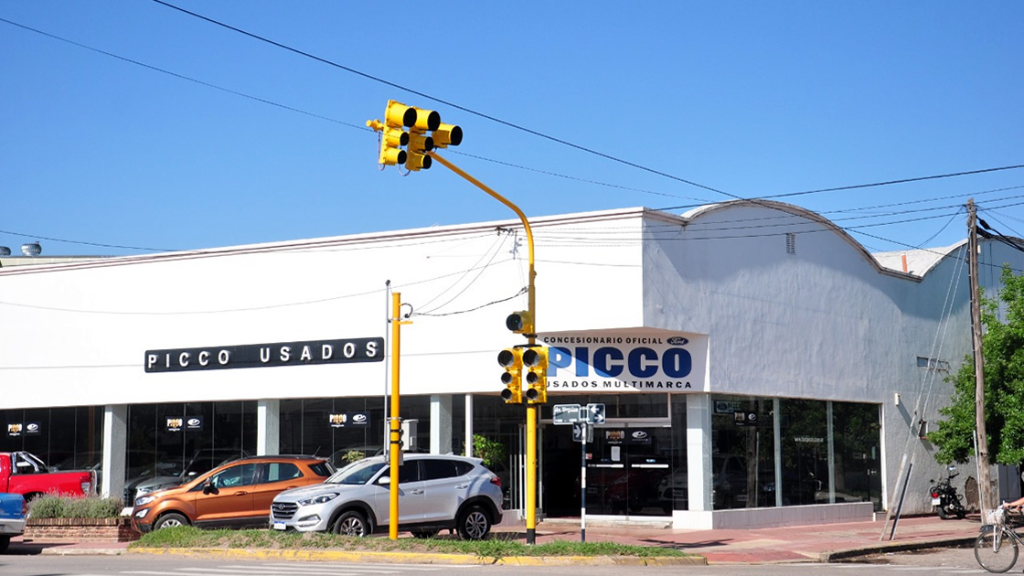 Ya funciona un nuevo semáforo en la ciudad - Diario San Francisco